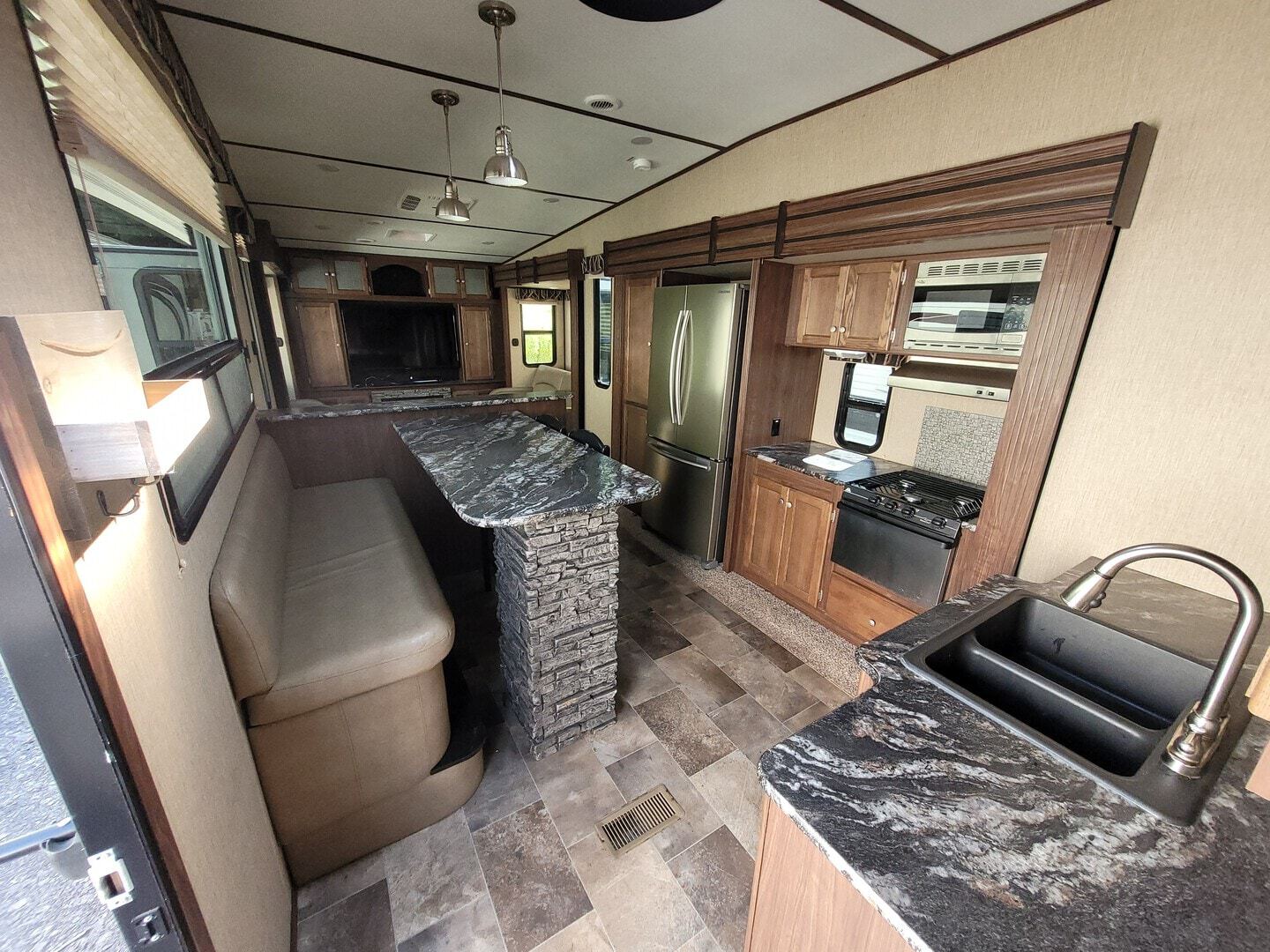 2017 Sprinter Fifth Wheel Front Living Room | Baci Living Room