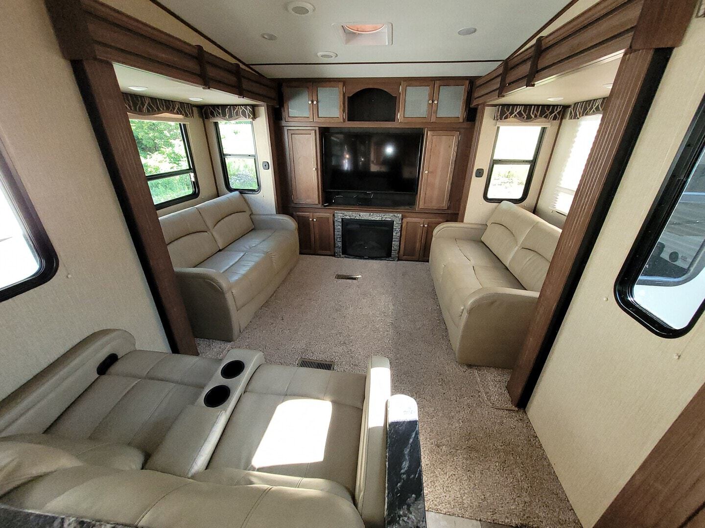 2017 Sprinter Fifth Wheel Front Living Room | Baci Living Room