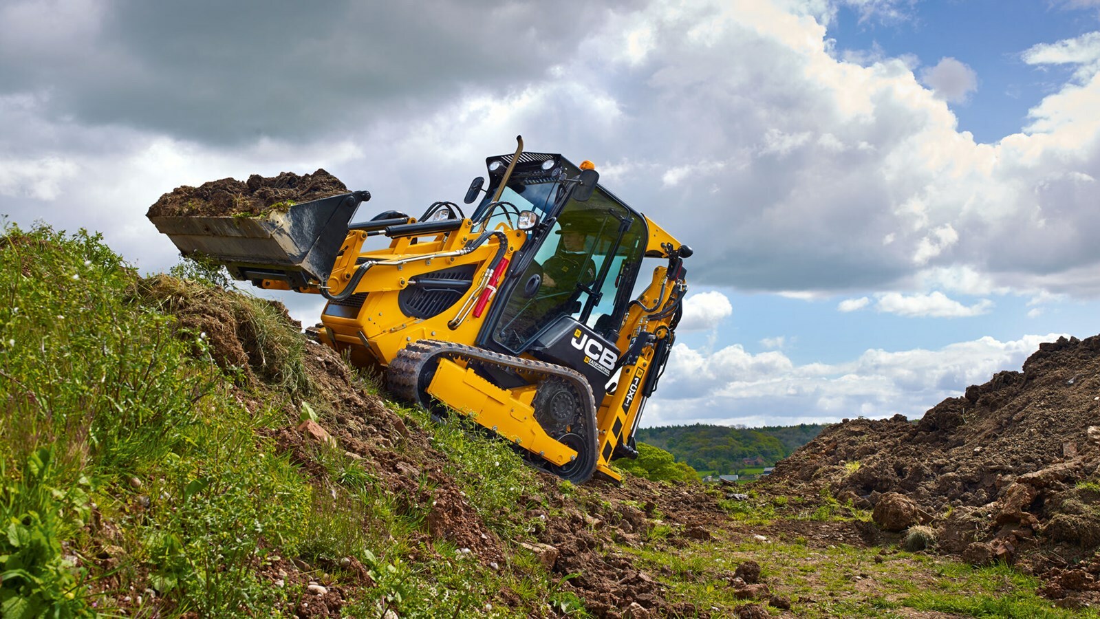 New 2024 JCB 1CXT in Shafter, CA