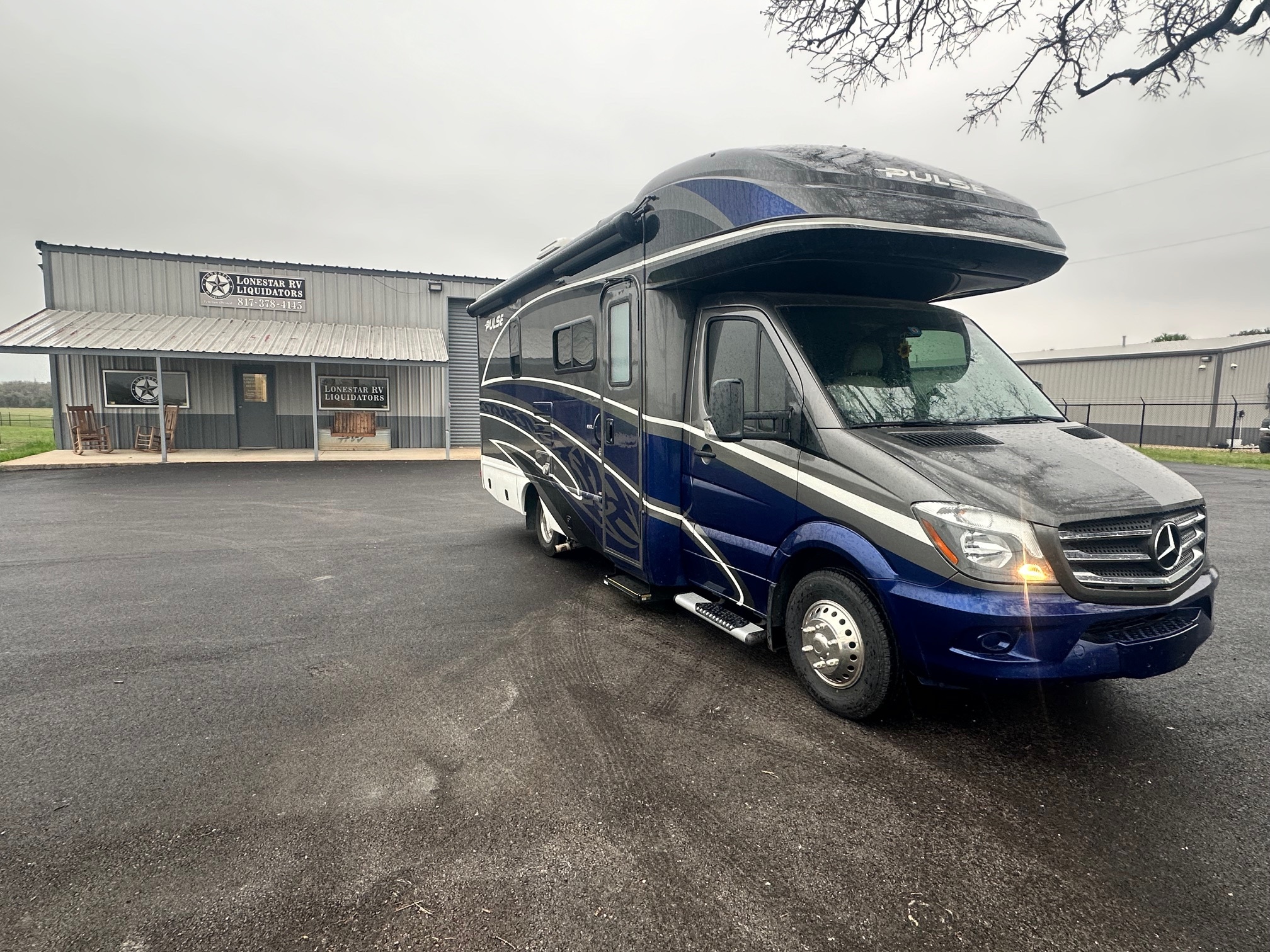 Lonestar RV Liquidators | Veteran Owned in Cowtown, Texas
