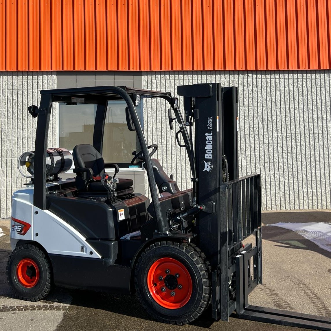 Bobcat & Develon Construction Equipment | Canada Bobcat Dealer