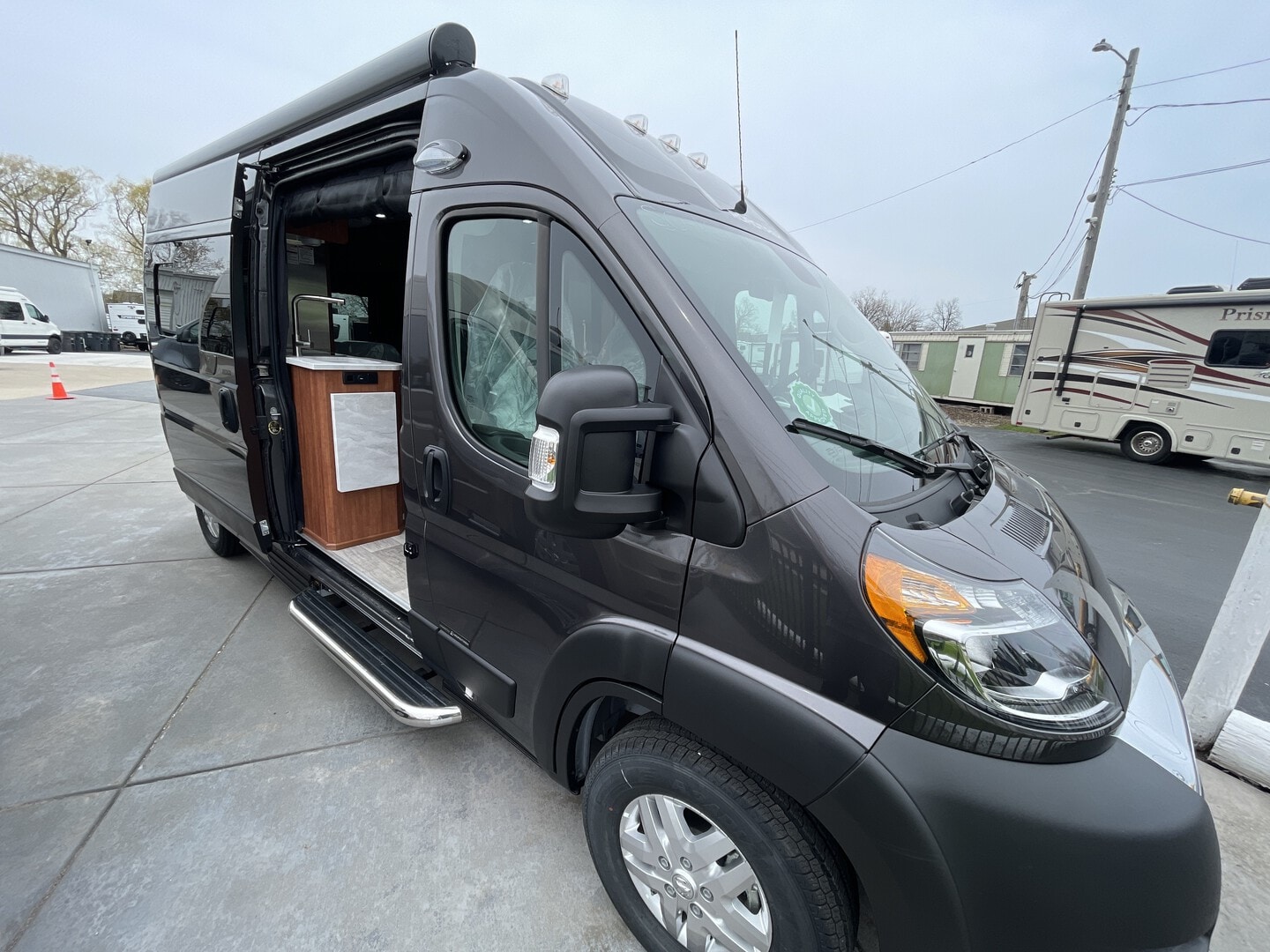 Advance Camping Sales, Featuring KZ, Pleasure Way, Winnebago, Sportsmen ...