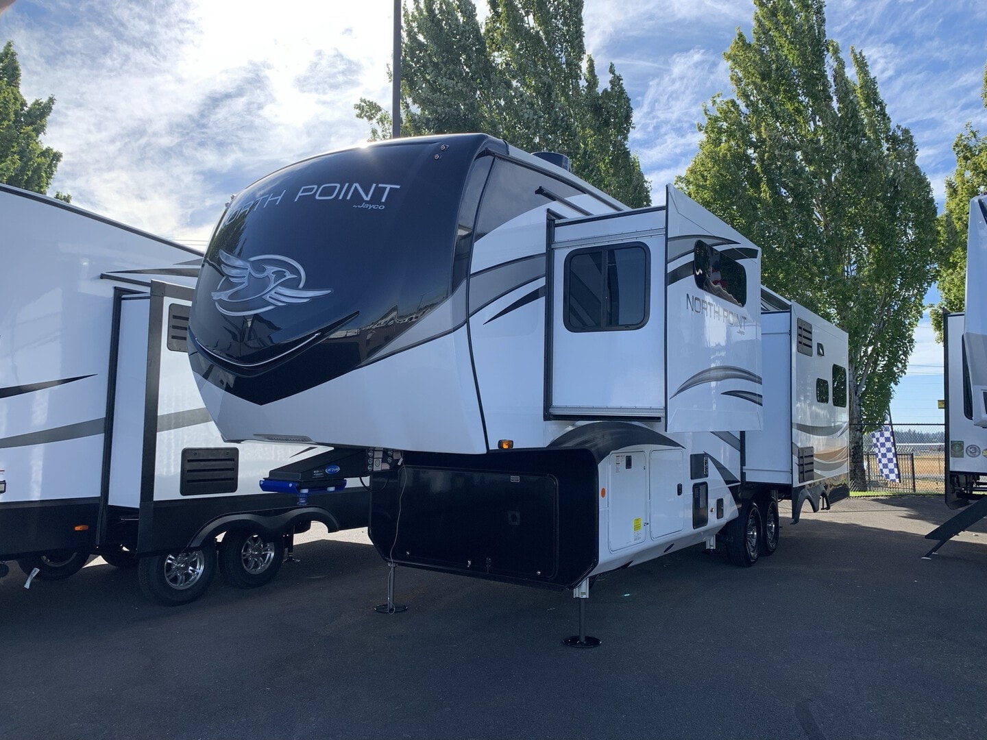 RV Travel Trailers for Sale in Oregon | Roberson RV Dealers