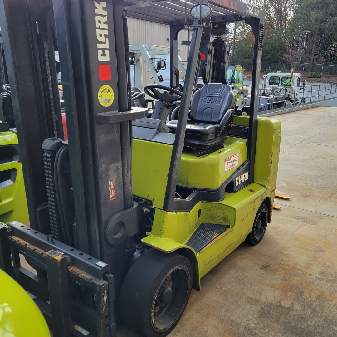 Clark Forklifts For Sale : Construction Equipment Guide