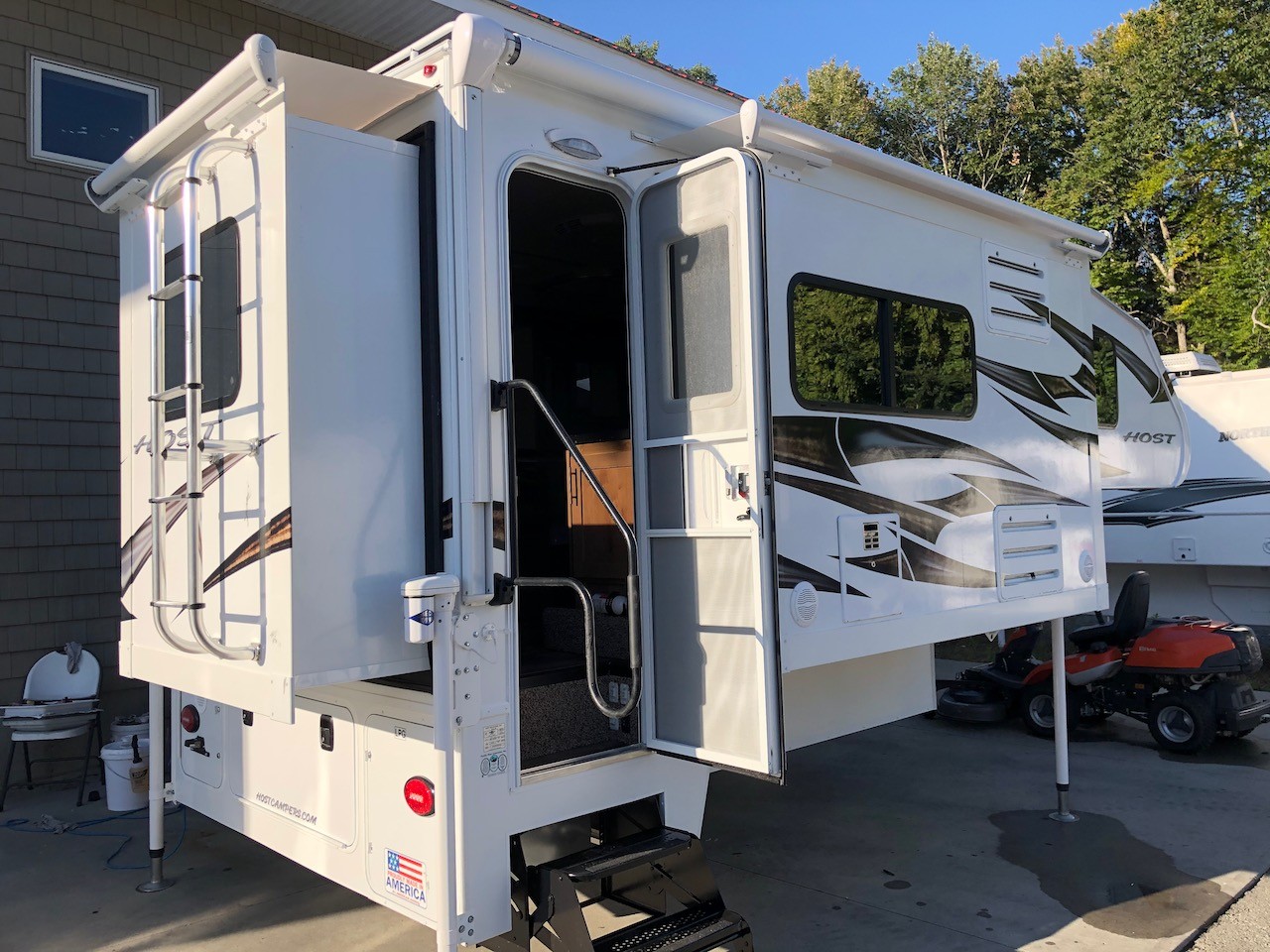 Lance Truck Campers New Hampshire | Lance Truck Camper for Sale NH